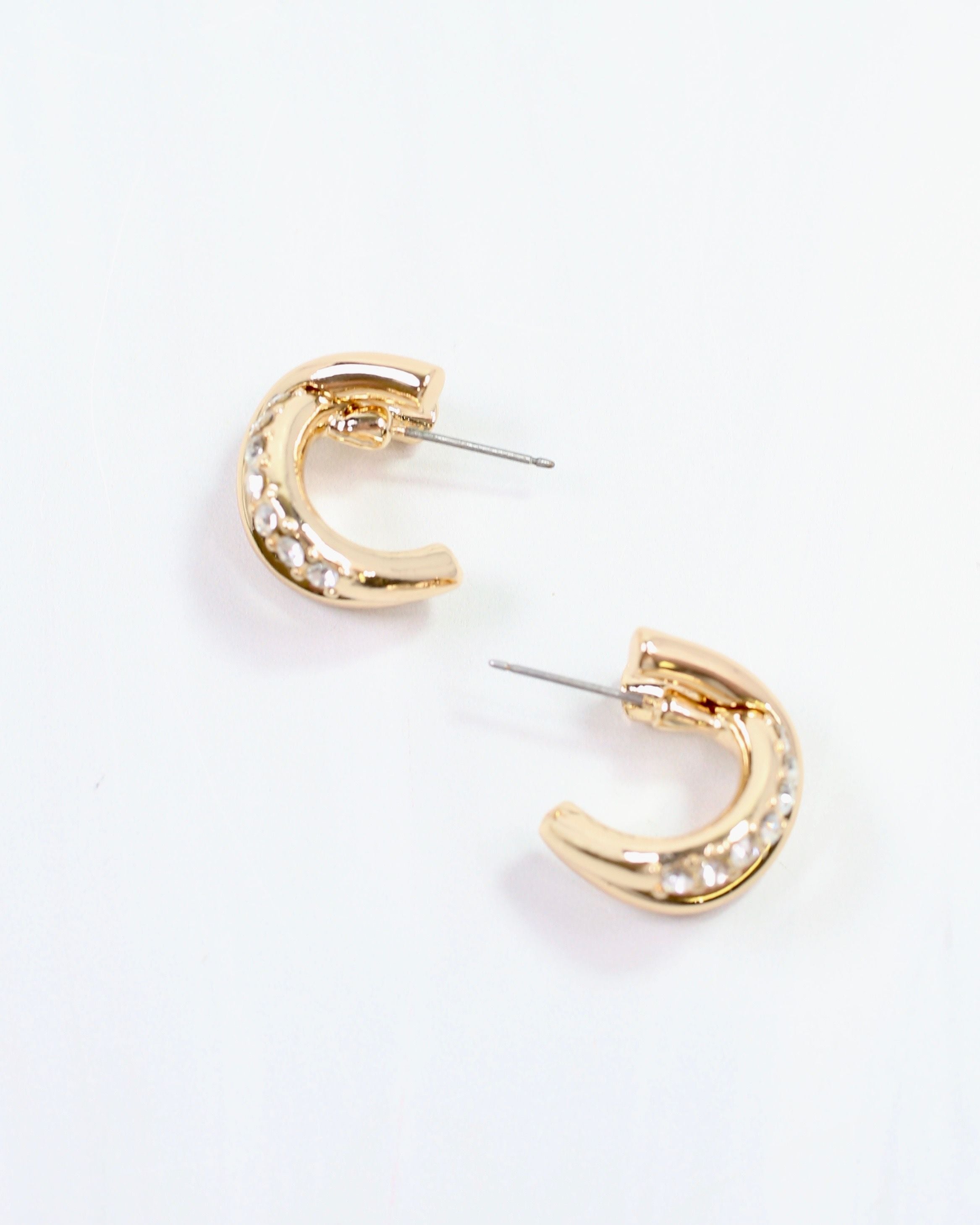 Coleridge Criss Cross Hoop Earring Gold – Caroline Hill Wholesale