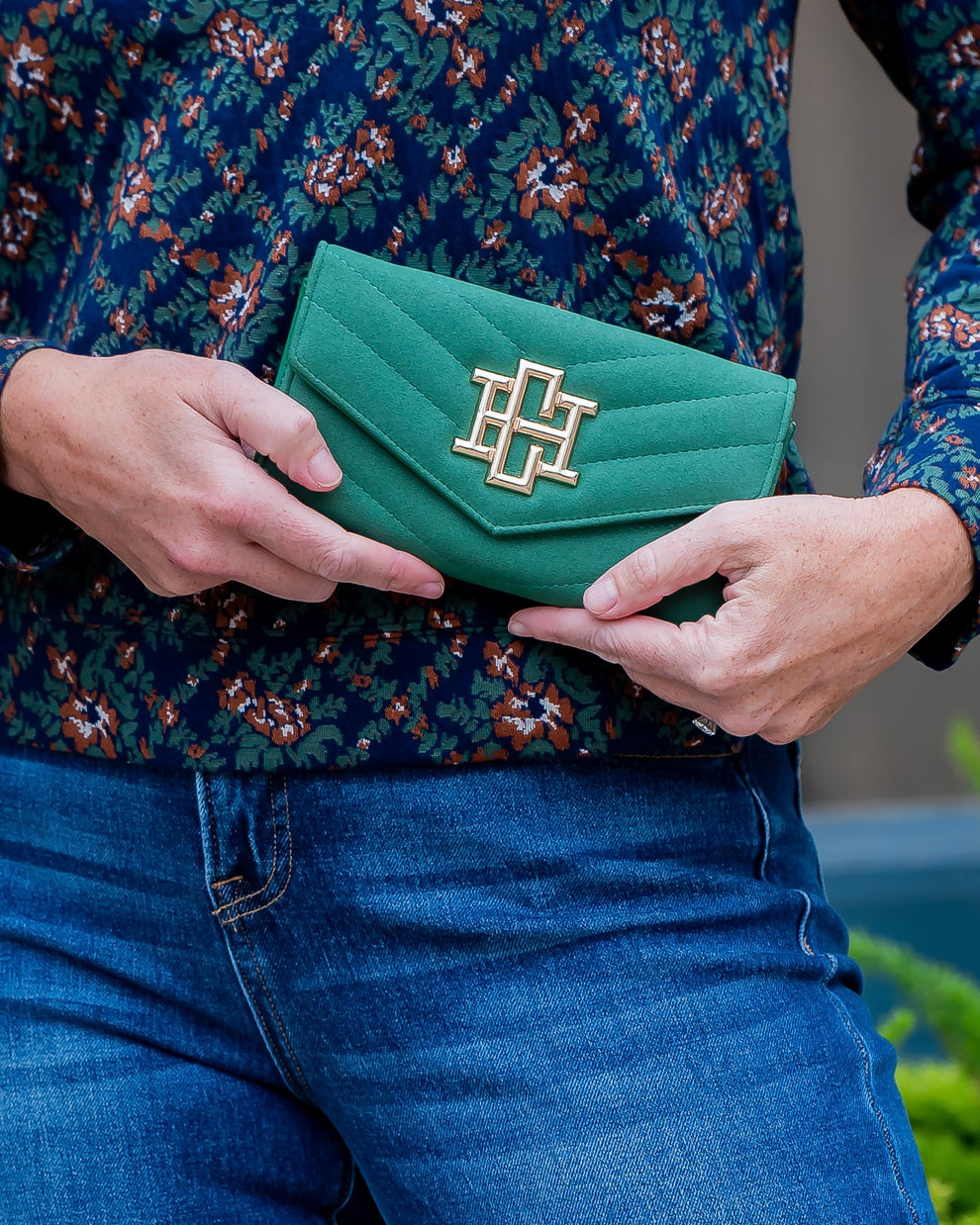 Carlington Clutch/Crossbody Green VQ – Caroline Hill Wholesale