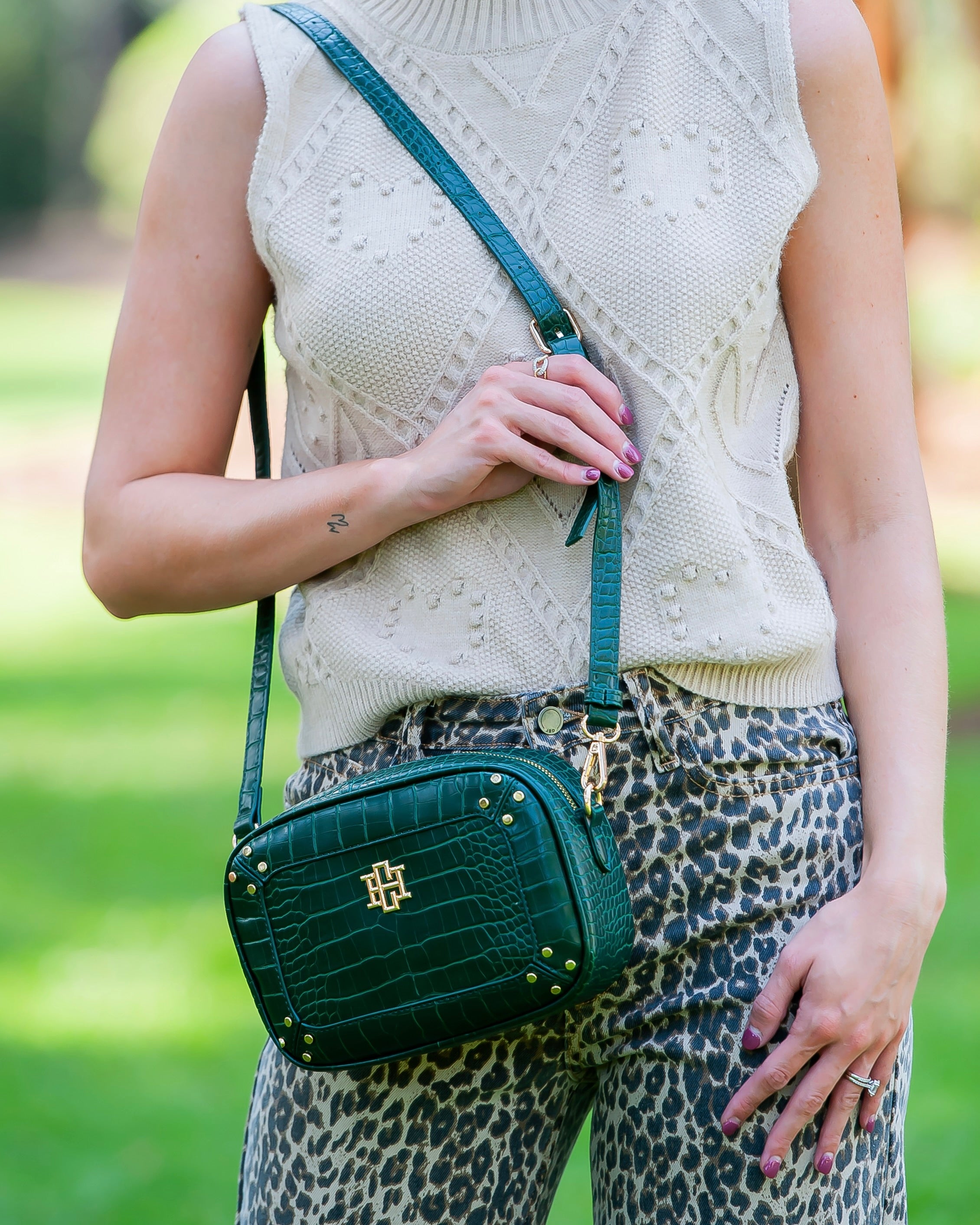 Sloane Studded Crossbody Hunter Green EC – Caroline Hill Wholesale